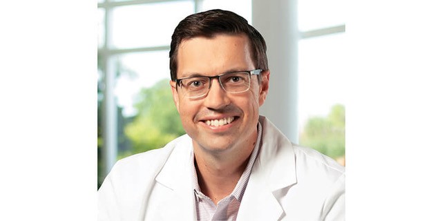 Minimally Invasive Hip and Knee Replacement: Modern Techniques for ...